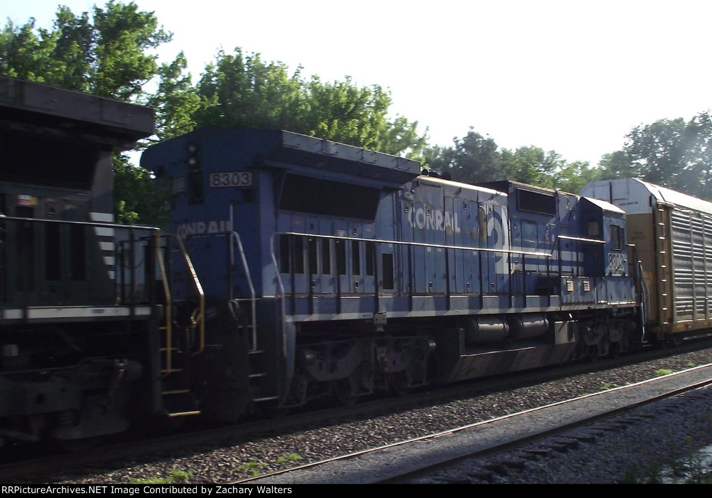 NS 8303 Conrail Canopener